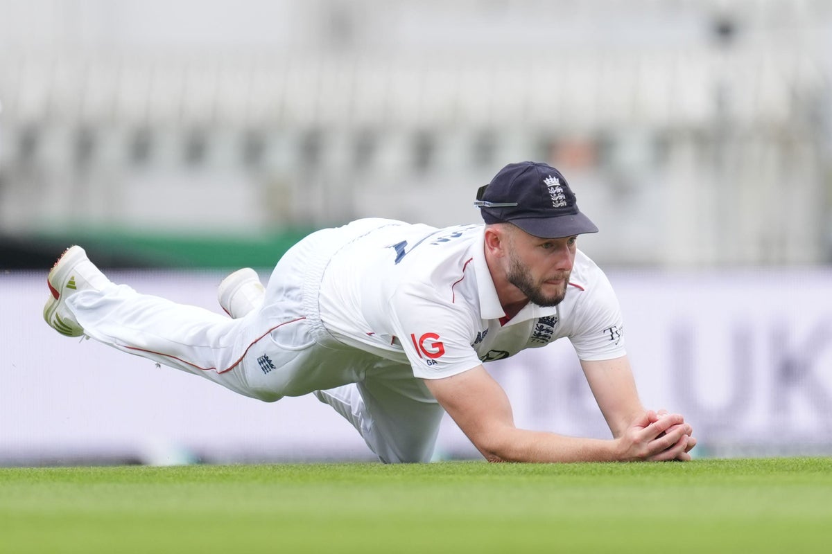 Toothless England attack struggle as India build 166-run lead by lunch ...
