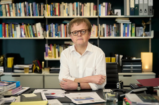 The Hack: David Tennant transforms into investigative journalist in ...