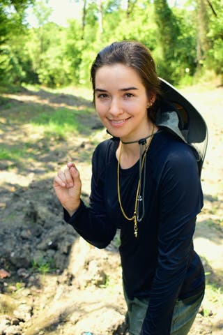 Woman saw a ‘spiderweb’ in an Arkansas park and decide to kick it. It ...