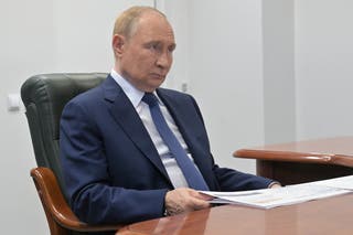 Putin team trolls its way to Ukraine summit with Trump as it serves ...