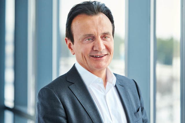 Top executives’ pay in UK hits record high – reaching 122 times of ...