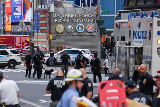 Person of interest detained after bomb scare leads to Times Square ...