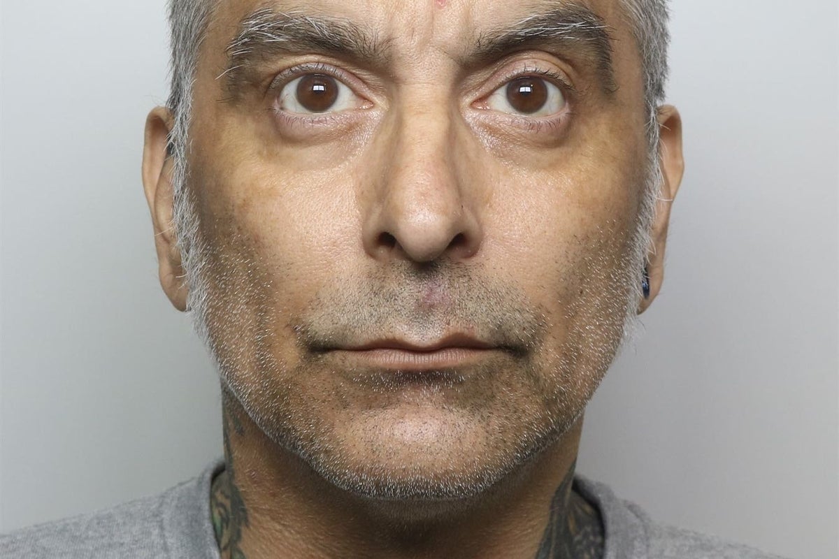 Man jailed after ‘hunting down police’ with crossbow | The Independent