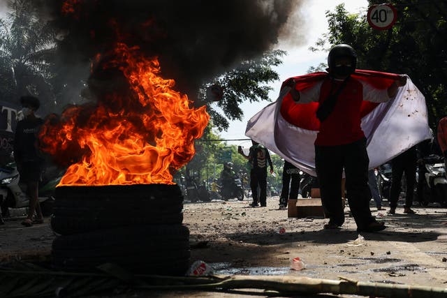 Indonesia protests intensify after 21-year-old motorcycle taxi driver ...
