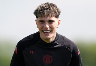 Enzo Maresca defends Chelsea’s treatment of Raheem Sterling and Axel ...