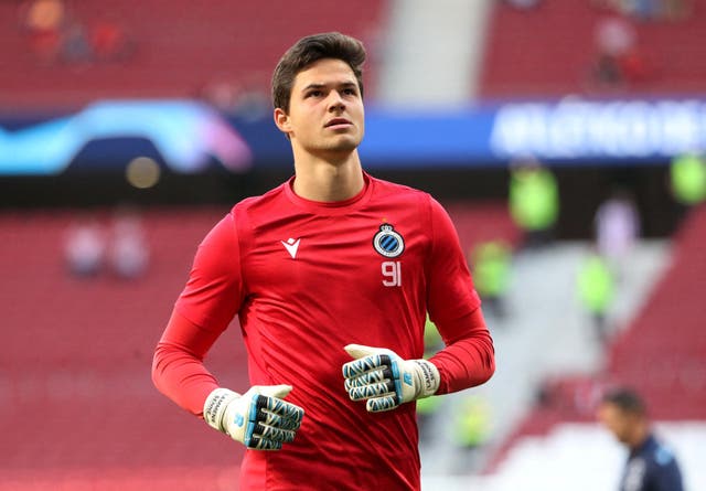 Who is Senne Lammens? The new Manchester United goalkeeper with a ...