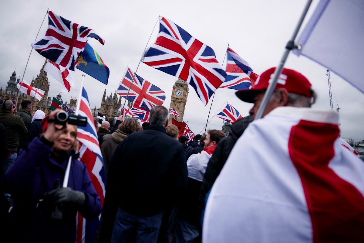 Thousands in London for ‘Unite the Kingdom’ rally and anti-fascism ...