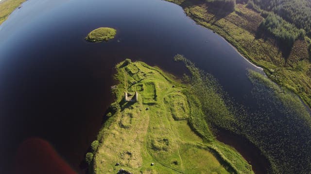 Archaeologists uncover forgotten Scottish castle thought to have been ...