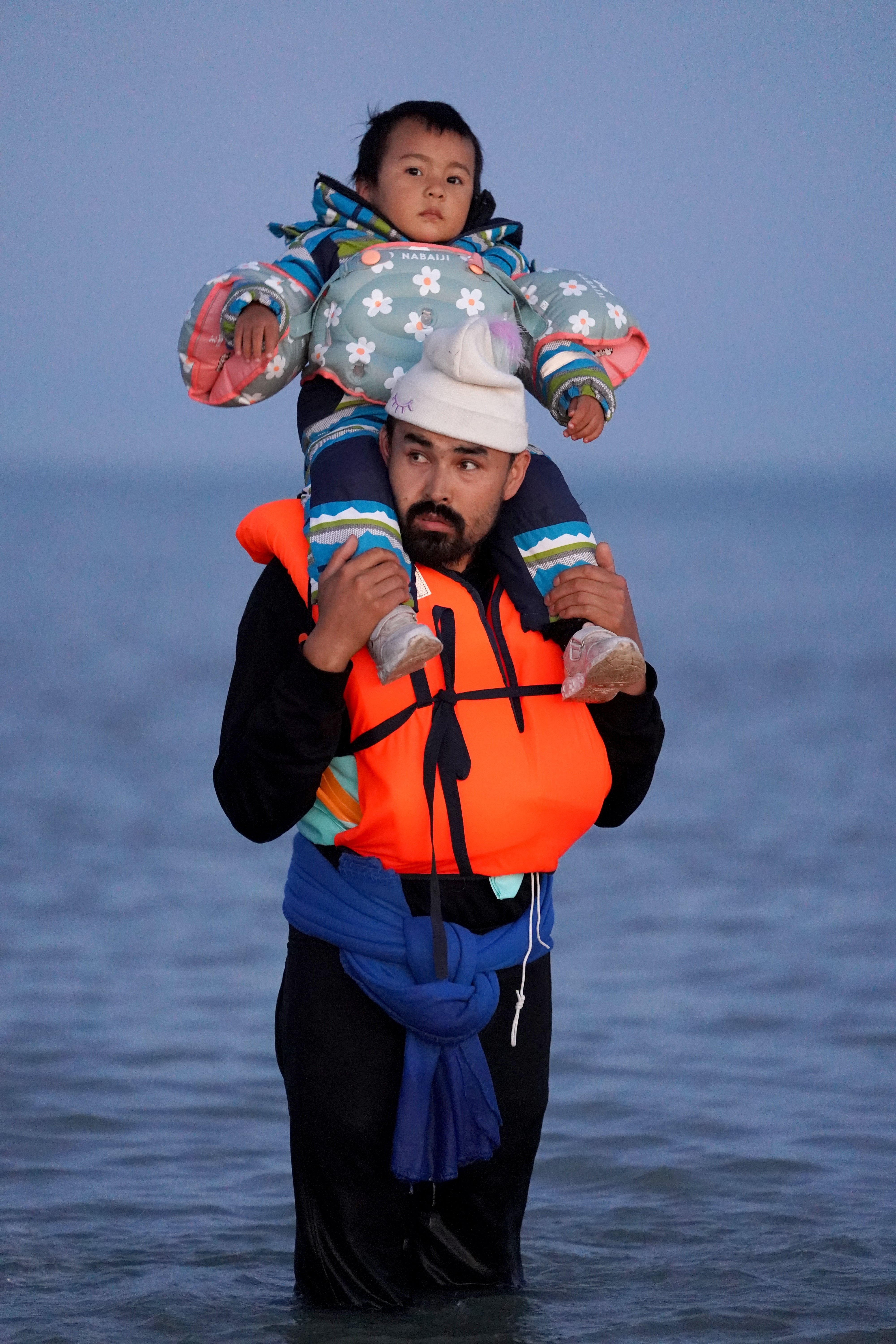 Second migrant deported to France as more cross the Channel at daybreak ...