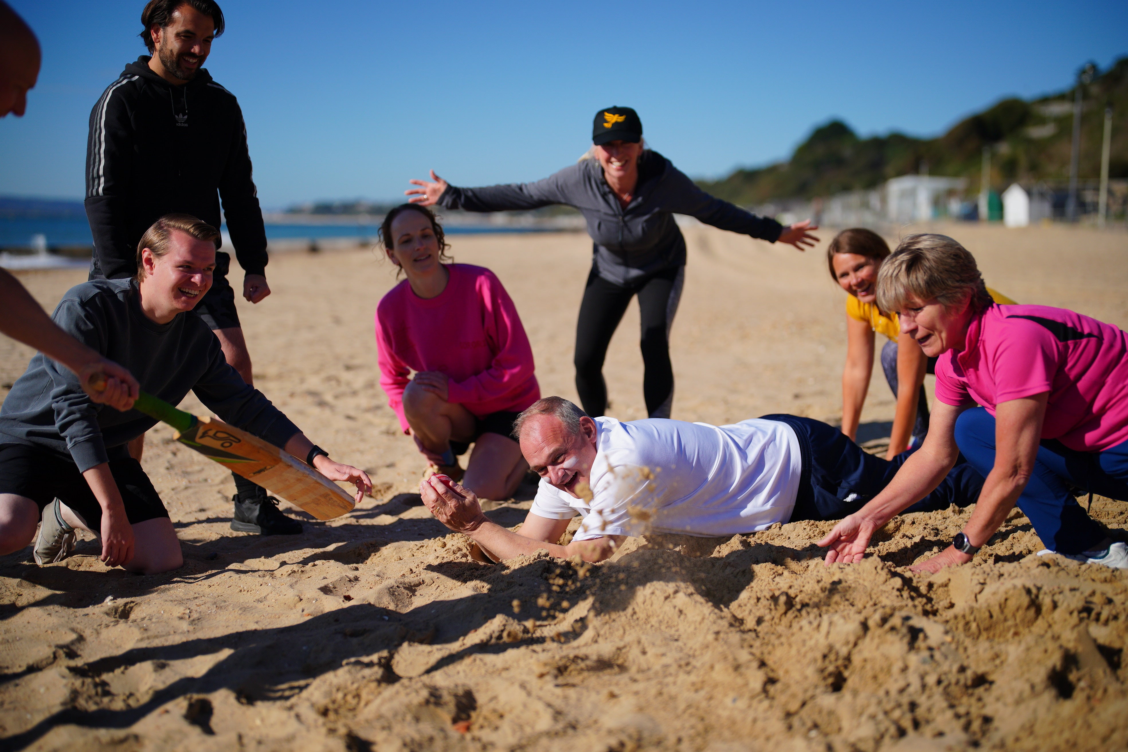Ed Davey plays cricket at the beach on last day of Lib Dem party ...
