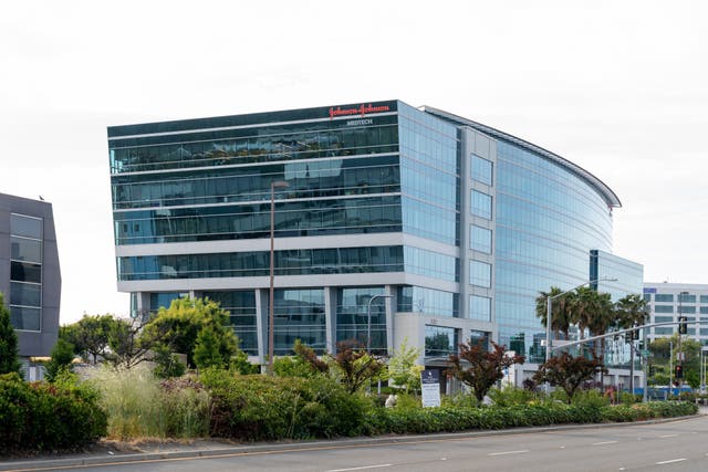 Johnson & Johnson told to pay nearly $1bn in landmark talc lawsuit ...