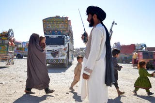 Pakistan closes border with Afghanistan as Taliban claims 58 Pakistani ...