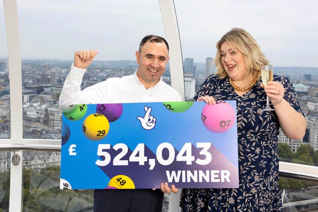 Father wins lottery because his daughter begged him to buy her sweets ...