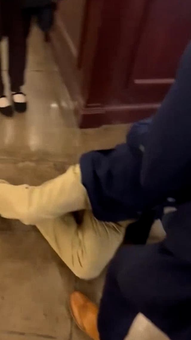 Mitch McConnell, 83, falls while walking through Capitol, sparking new ...