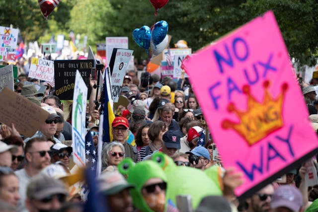 ‘No Kings’ protests pass in festival atmosphere as an estimated 7 ...