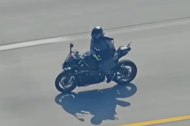 Motorcyclist suspected in police shooting crashes on California highway ...