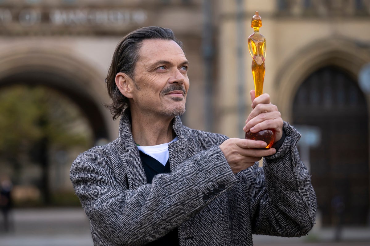 Brit Awards trophy gets bee-inspired makeover | The Independent