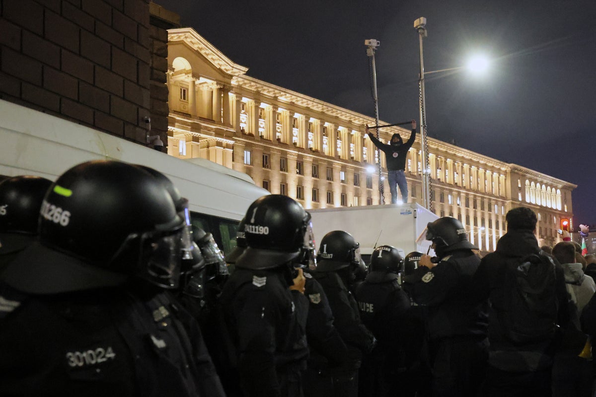 Bulgaria withdraws 2026 budget proposal following street protests | The ...