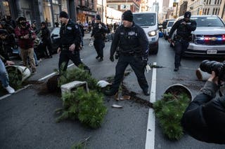 Arrests made in New York after protesters appear to foil ICE raid with ...