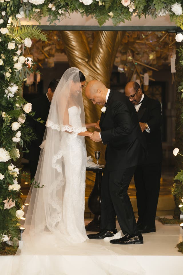 Longtime bachelor Cory Booker marries real estate investor after ...