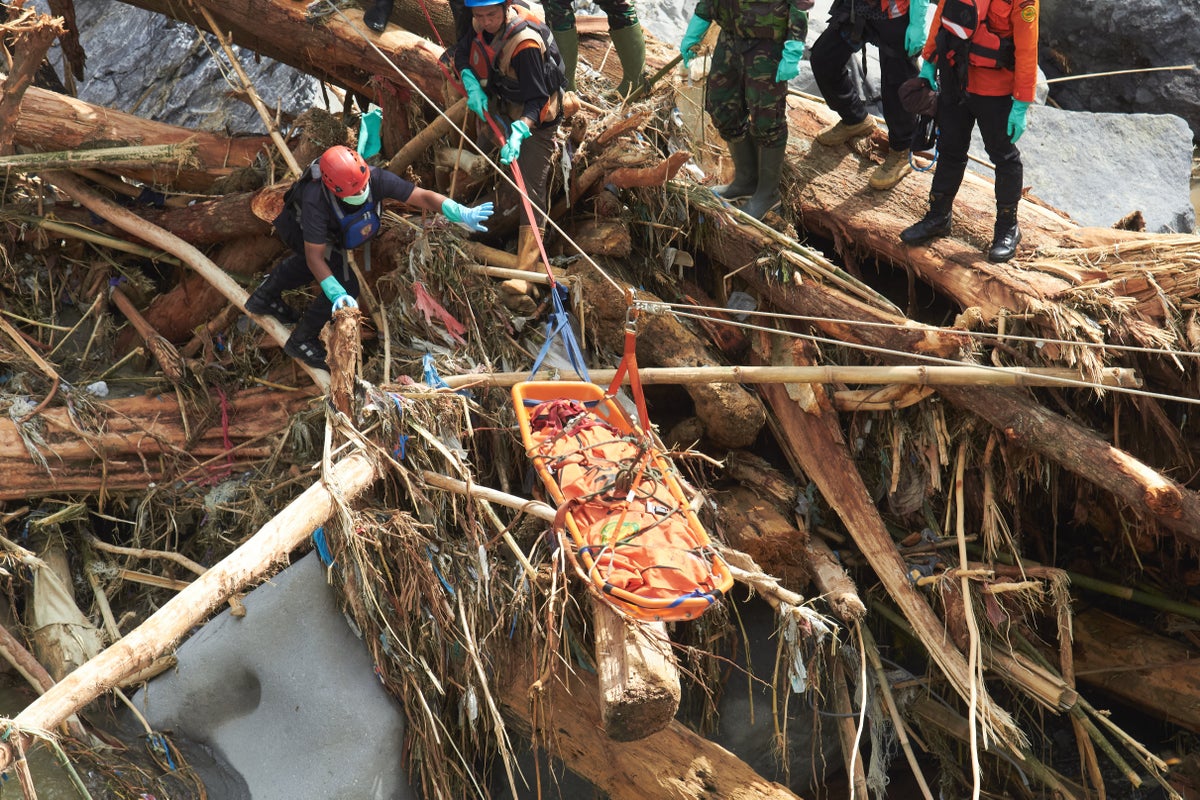 More than 1,200 dead from floods in Indonesia, Sri Lanka and Thailand ...