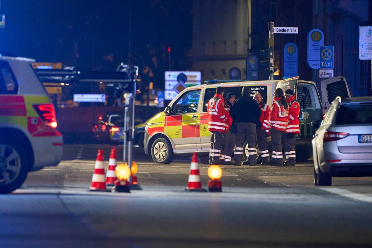A car crashes into a bus stop in Germany and injures 3 people | The ...