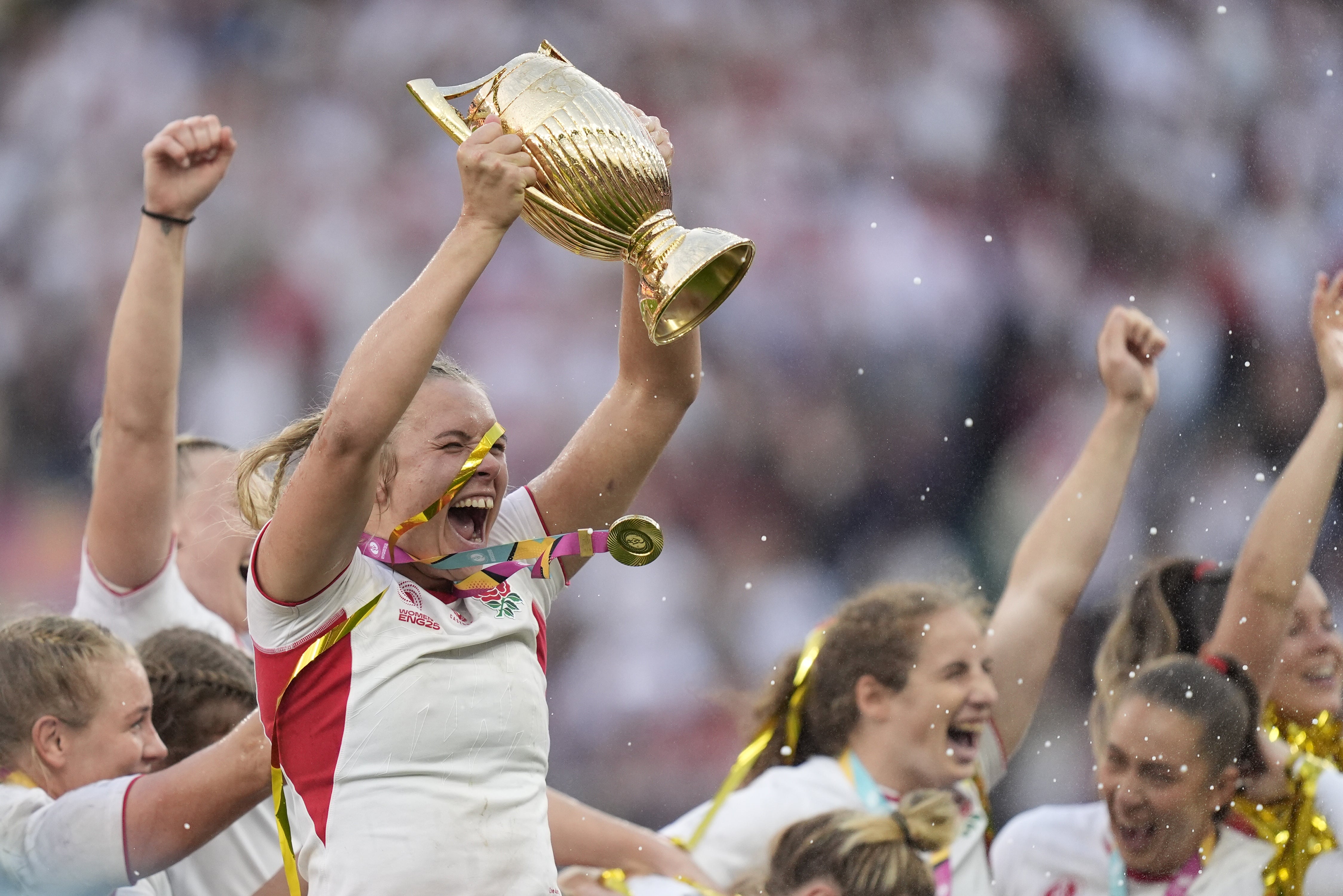 Jayne Torvill and Christopher Dean become dame and…