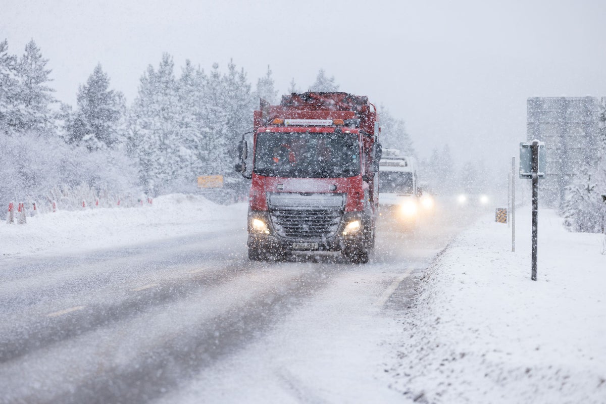 UK braces for heavy snow from Storm Goretti as amber warnings issued