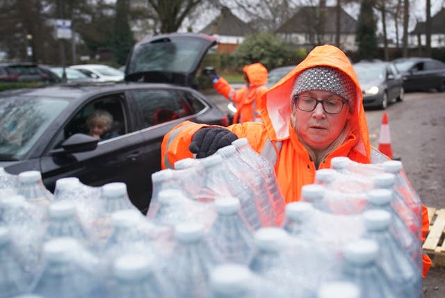 Swap paddling pools for water blasters to keep cool in heatwave ...