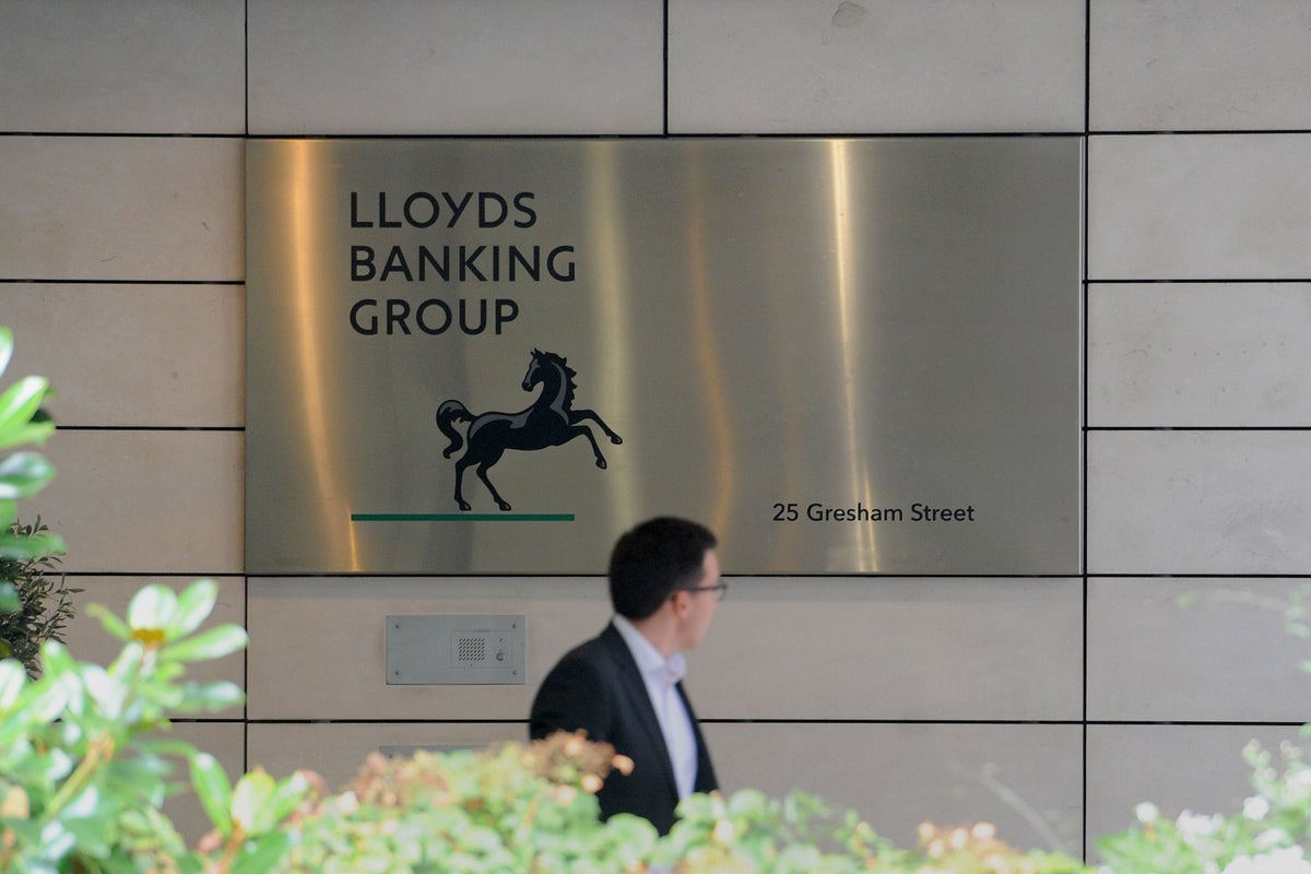 Lloyds to put all 67,000 staff through AI training in fresh digital ...