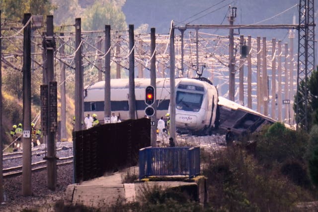 What caused the Spain train crash? Track fault found in investigation ...