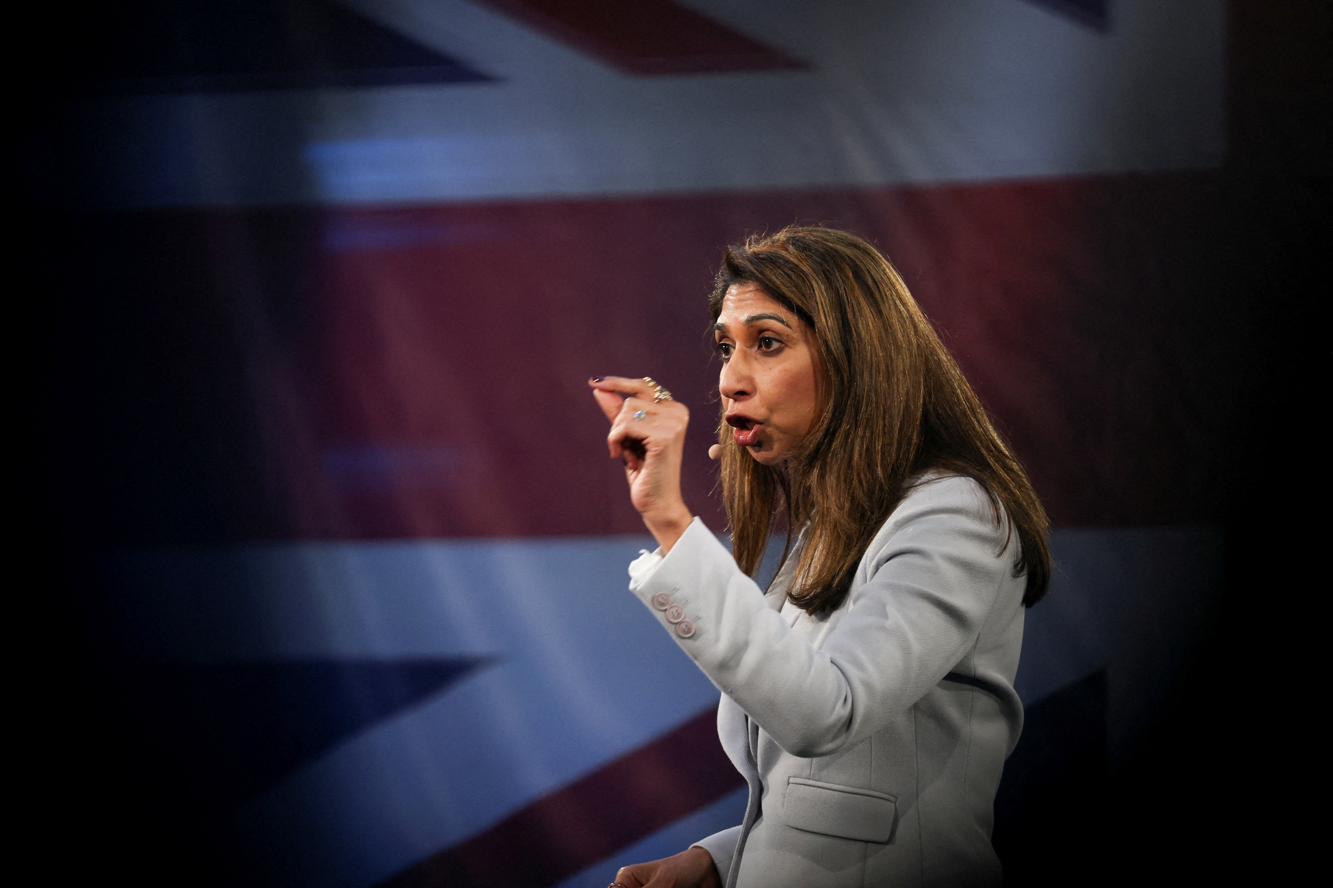 Suella Braverman latest: Farage blames Braverman’s ‘useless’ government ...