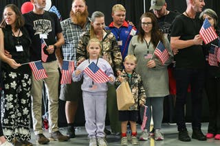 Trump to admit 10,000 more white South Africans as ‘emergency’ refugees ...