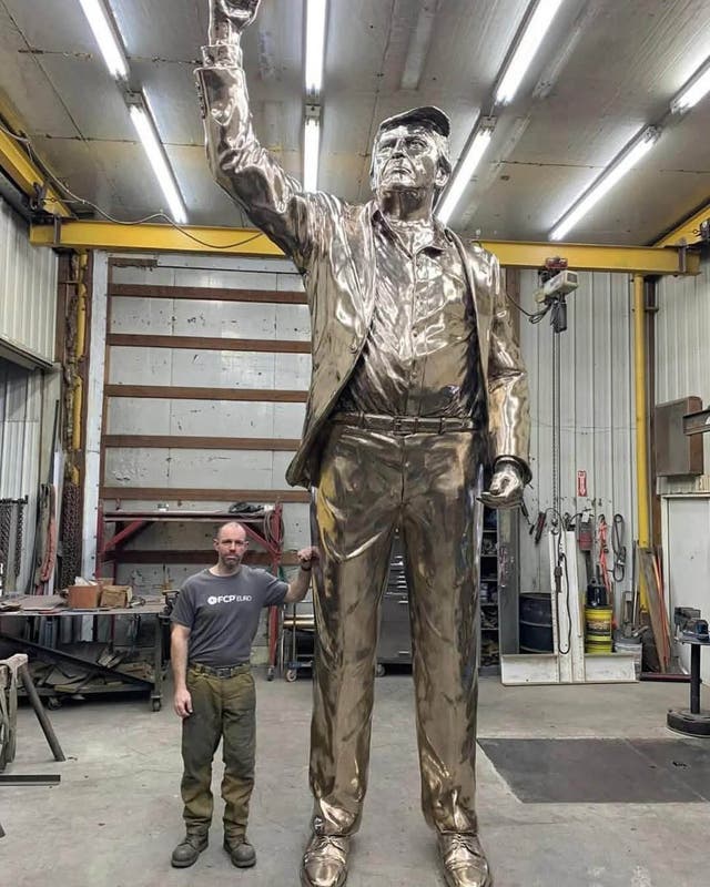 ‘Don Colossus’ — a 22-foot tall Golden statue of Trump — is set to rise ...