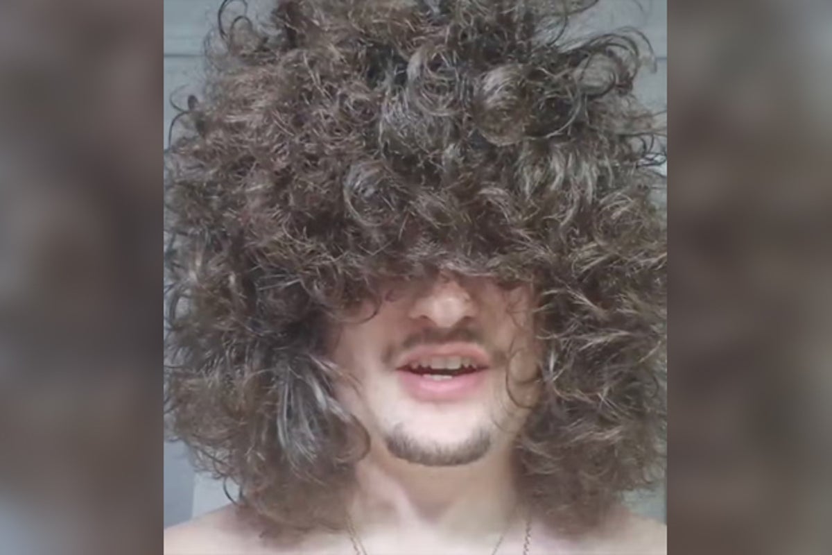 Viral Manchester United fan one win away from finally cutting his hair ...