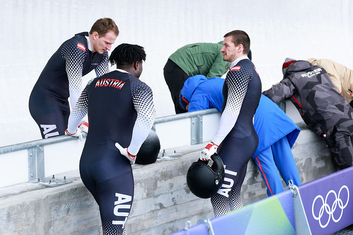 Bobsleigh crash: Athlete stretchered off ice after horror incident ...