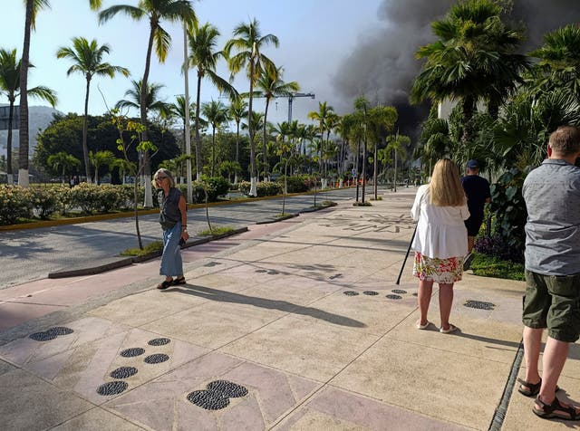 Violence erupts in Mexico after drug cartel leader killed as US issues ...