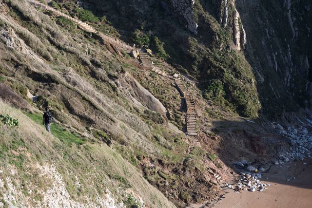 Durdle Door closed after winter storms destroy steps | The Independent