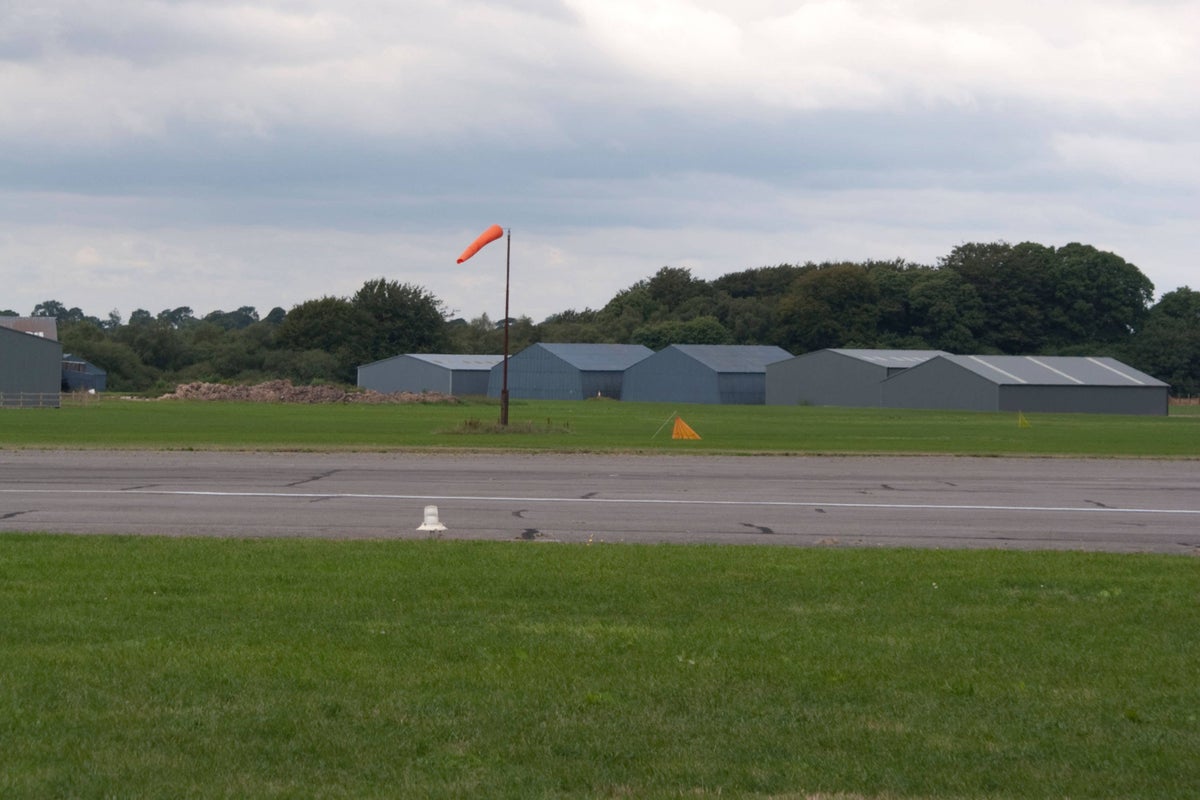 Tragedy as experienced skydiver dies during jump in Devon | The Independent