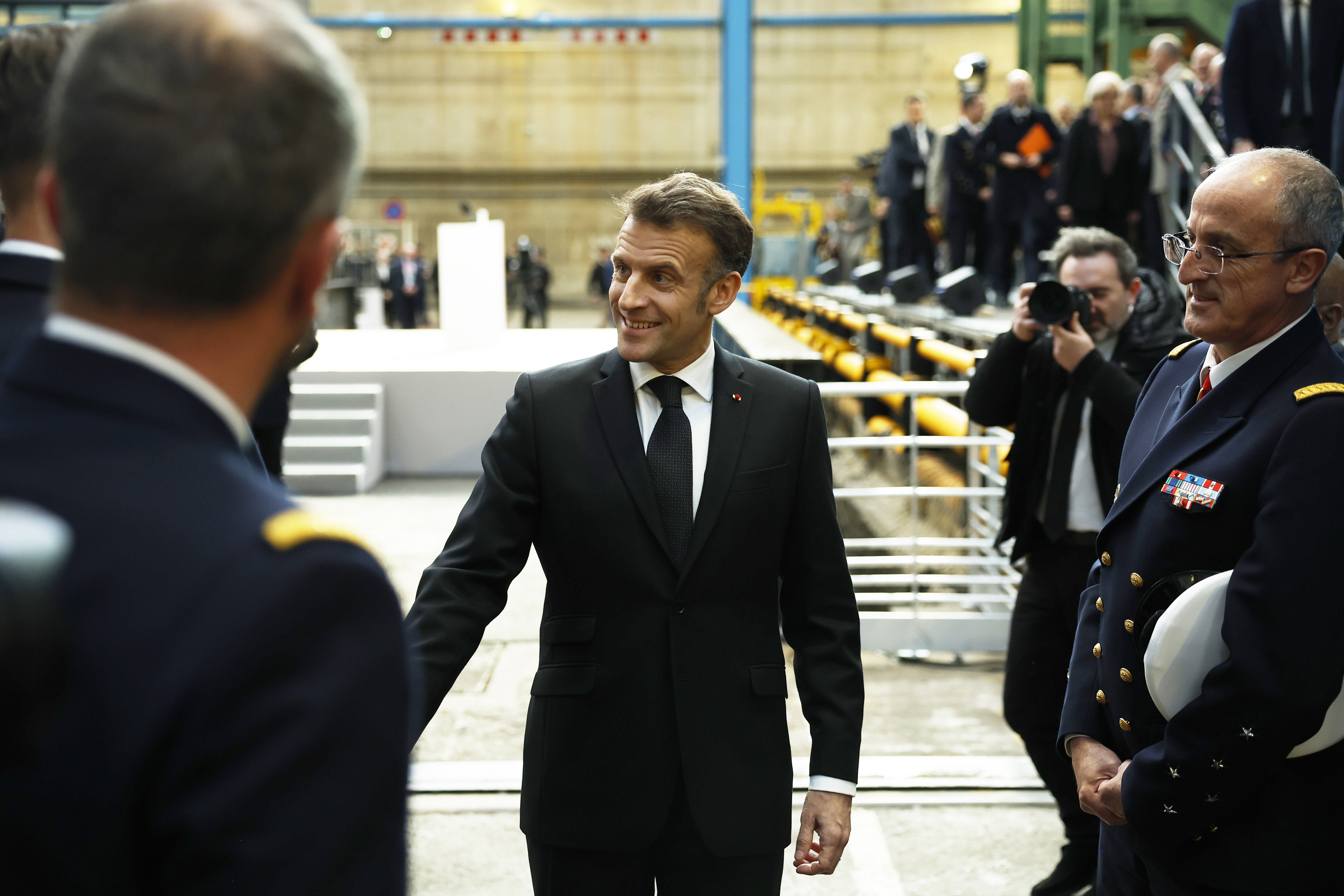 Macron orders France's nuclear-powered aircraft carrier to the ...