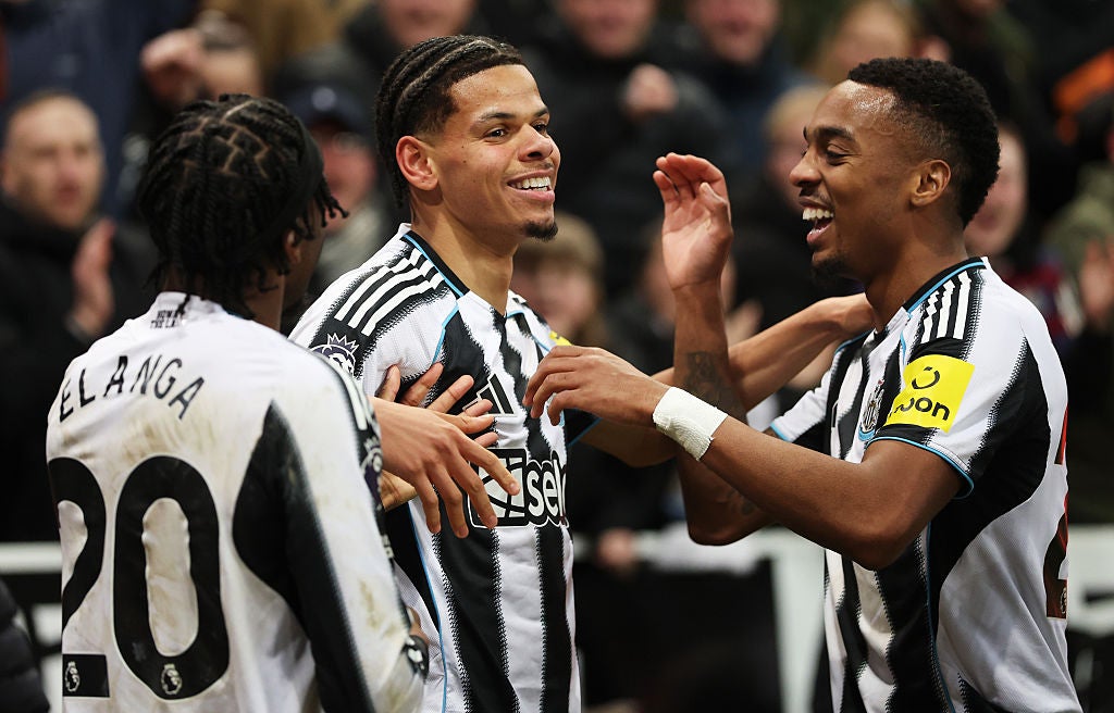 Newcastle v Manchester United live: Premier League team news and line ...