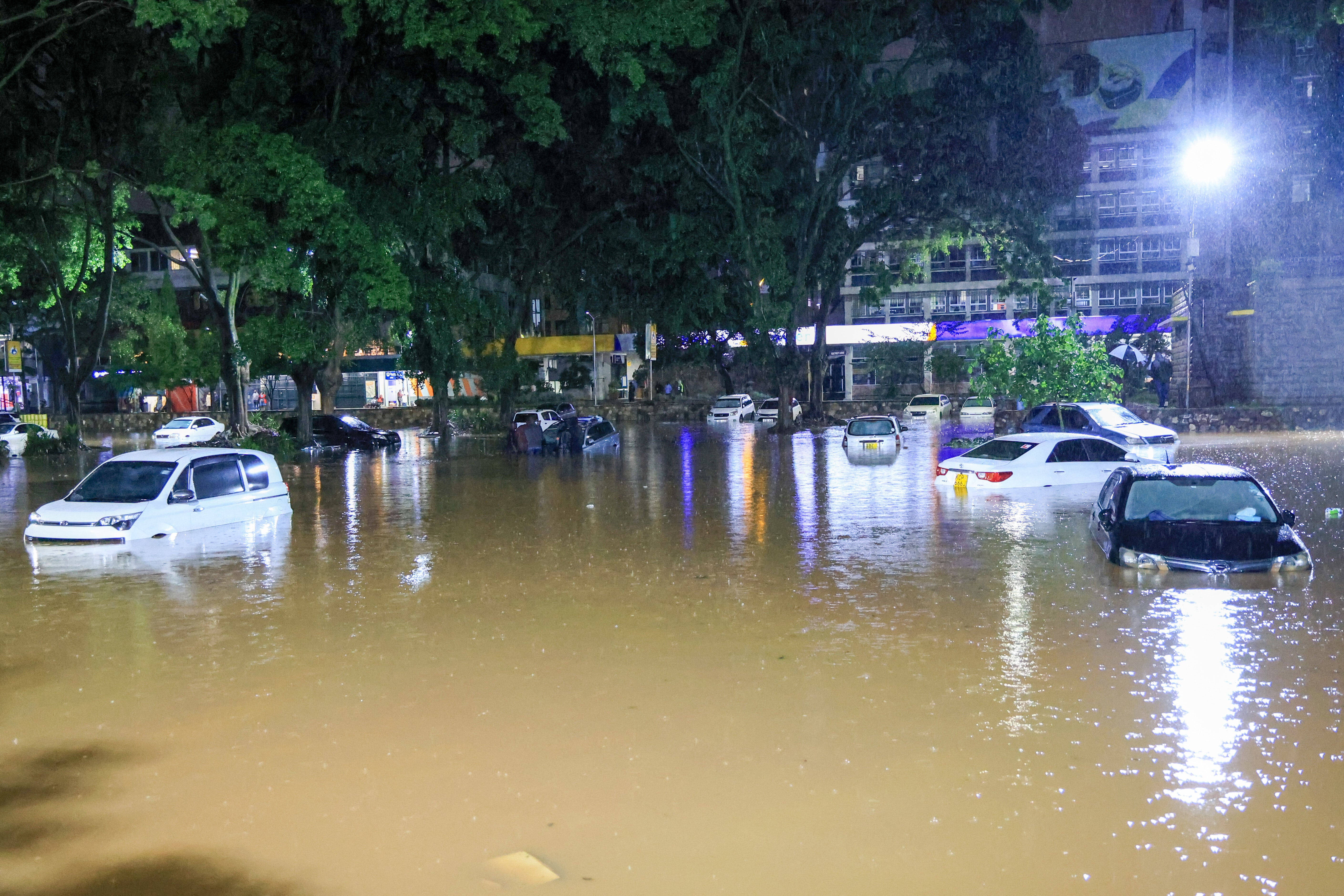 Military deployed after heavy flash flooding hits Nairobi leaving ...