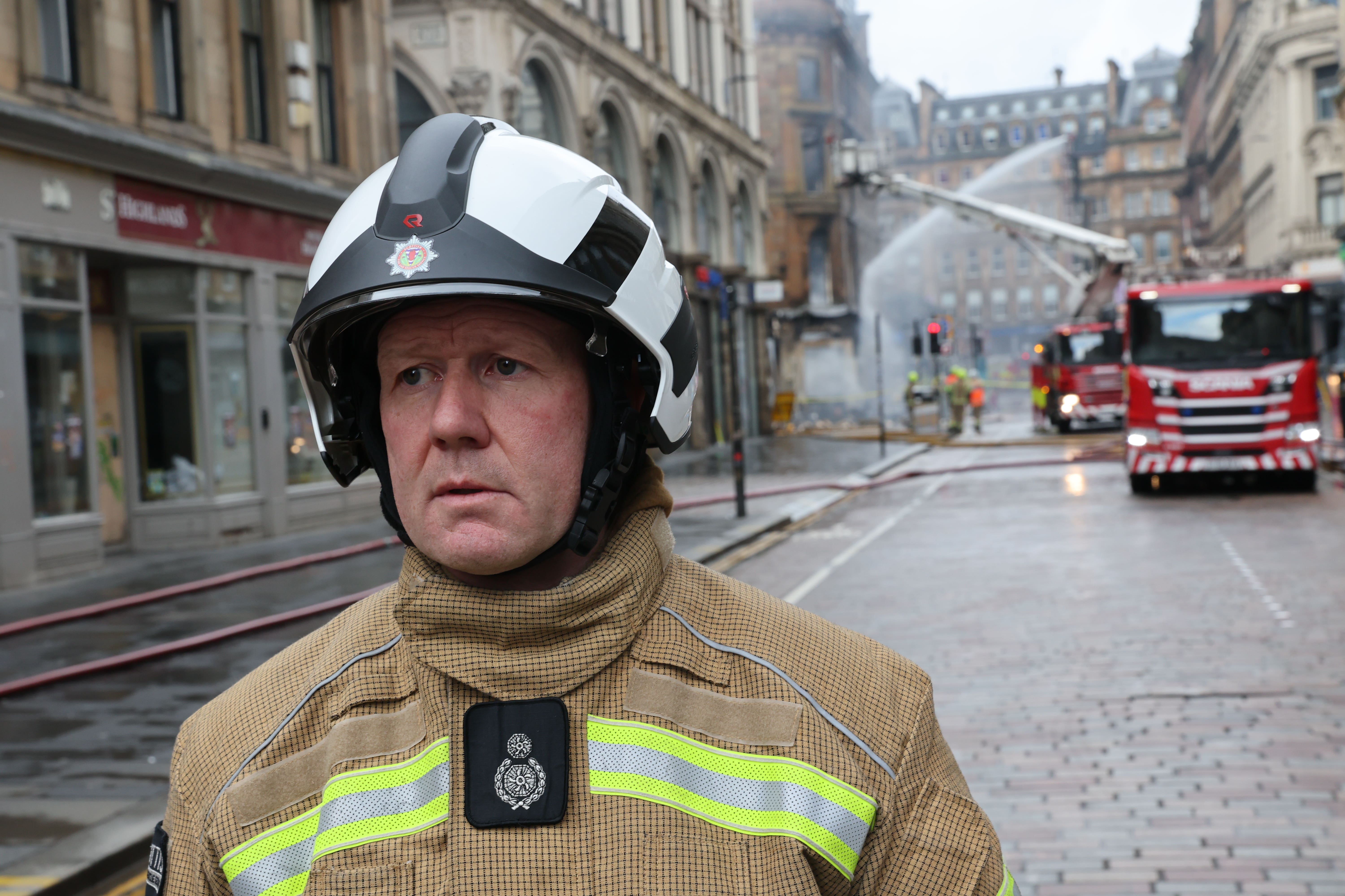 Firefighters’ ‘huge effort’ stopped blaze spreading to hotel, officer ...