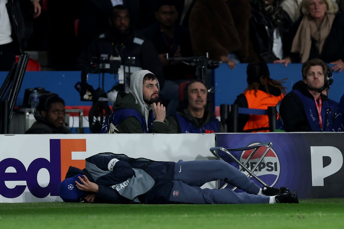 Chelsea star speaks out after pushing over ball boy | The Independent