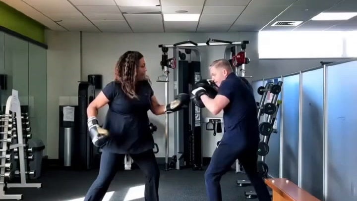 Alison Hammond spars with trainer in gruelling workout routine ...