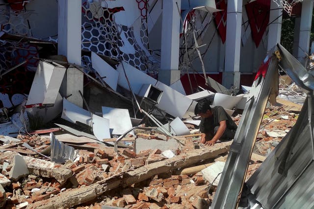 7.4-magnitude earthquake rocks Indonesia, kills one and sets off small ...