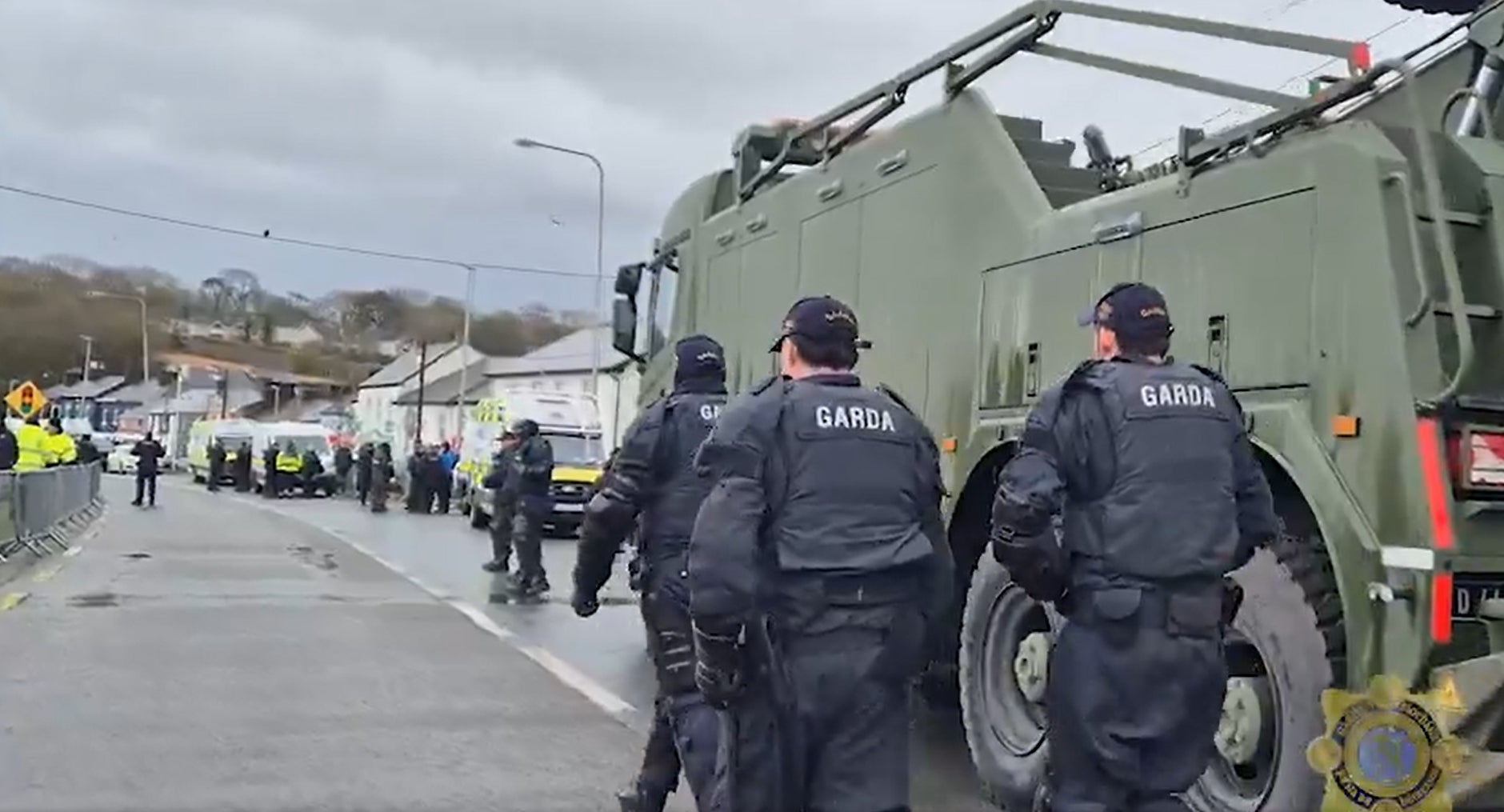 Ireland fuel protests: Protesters cleared as fuel tankers regain access ...