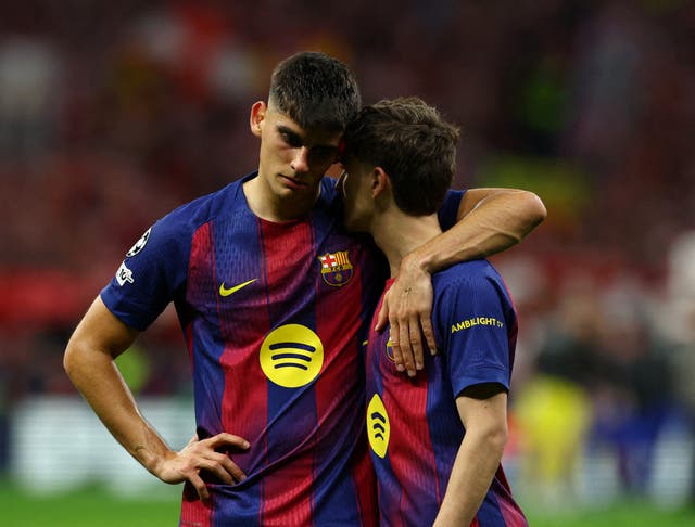Atletico Madrid survive barrage from 10-man Barcelona to reach ...