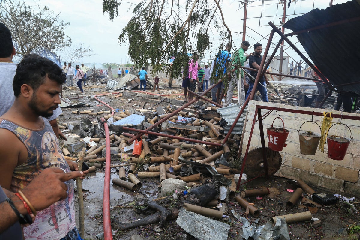 India factory explosion: Fireworks blasts kils 23 dead and leave ...