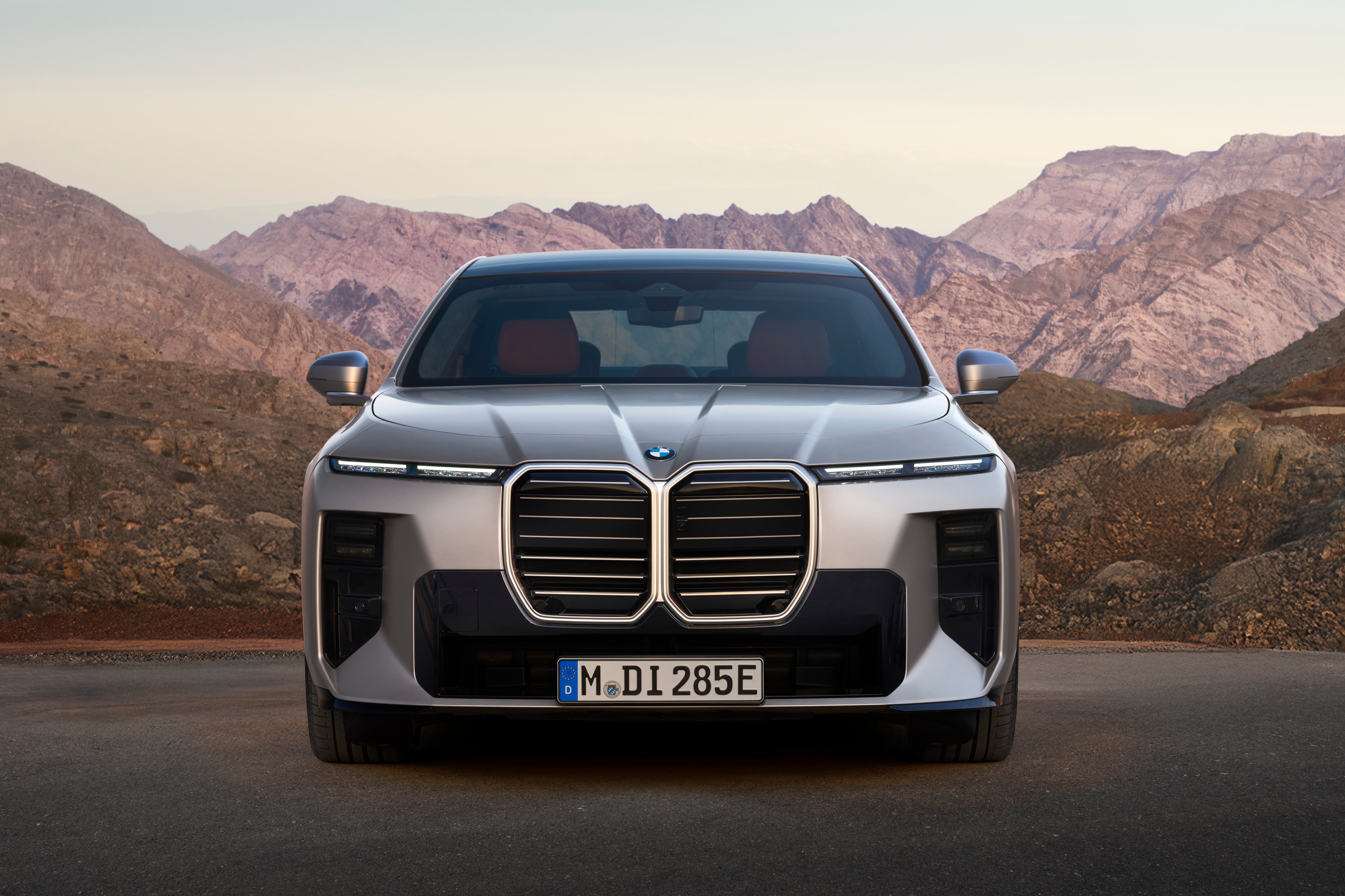 BMW’s new 7 Series goes big on tech, luxury, range and grille | The ...
